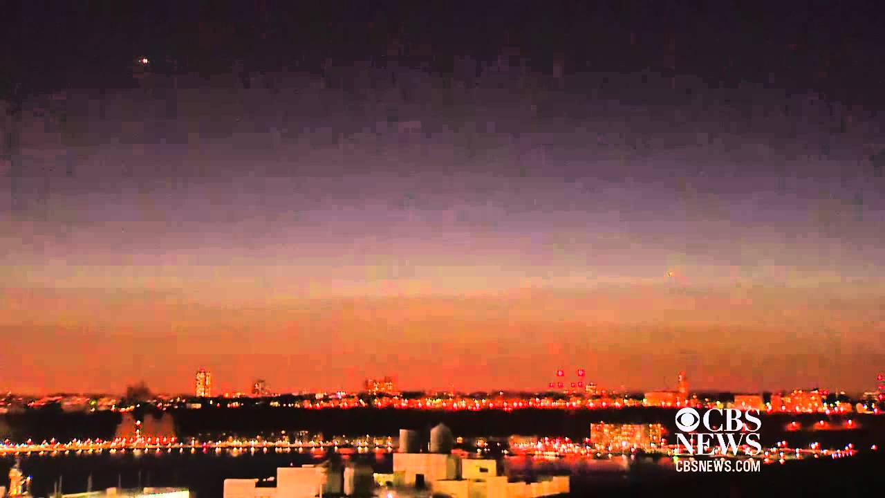 Watch: Comet flies over New York City - YouTube