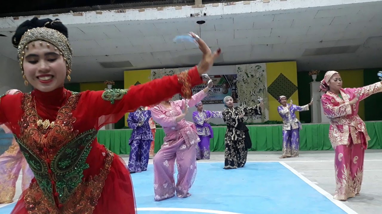 Muslim dance - YouTube
