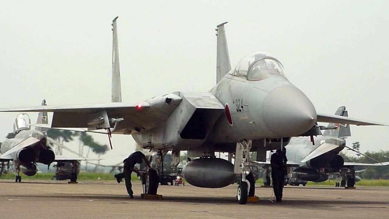 F-15 Engine Startup HD(Hyakuri AB)2010 - YouTube