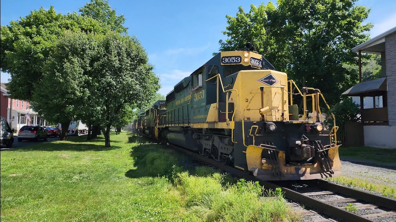 RBMN 3053 Leads NRFF Through Tamaqua, PA (RS3L Hornshow) 6/14/22 - YouTube