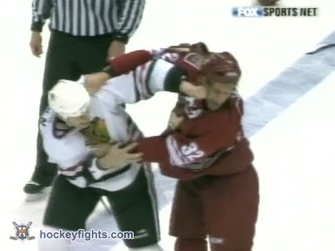 Travis Moen vs Cale Hulse Apr 3, 2004 - YouTube