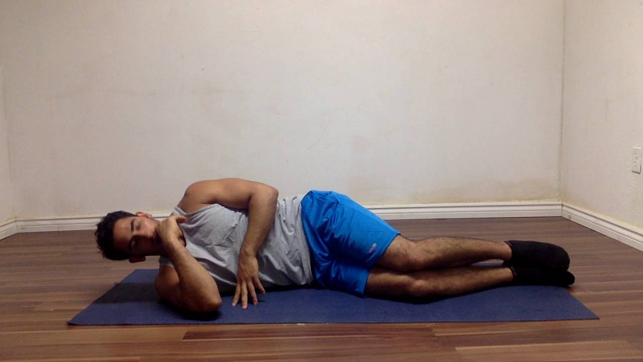 Cross body adduction stretch - YouTube
