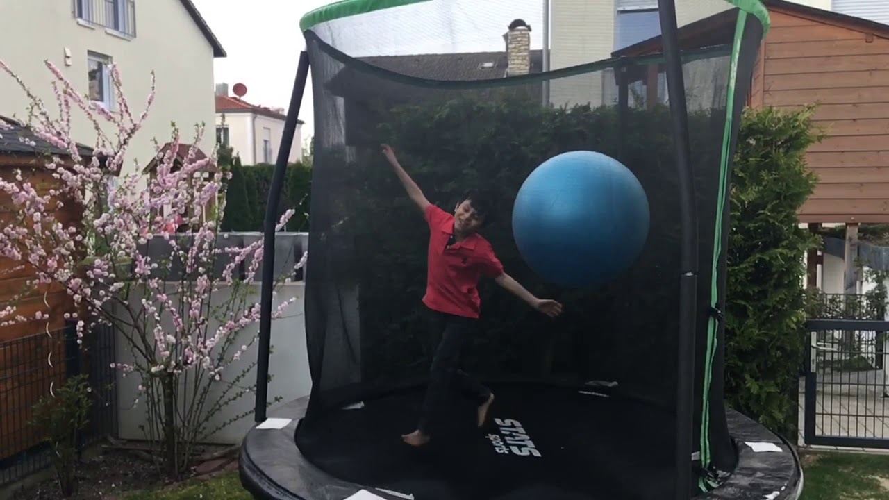 Funny Trampoline Jumping Slow Motion - YouTube