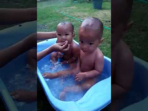 Mandi Pagi-Baby Mungil