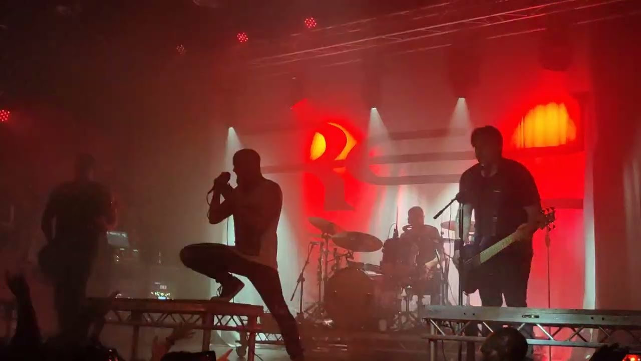 RED- Breathe Into Me (Live London 229 Club 2022 BY VIEIRA) - YouTube