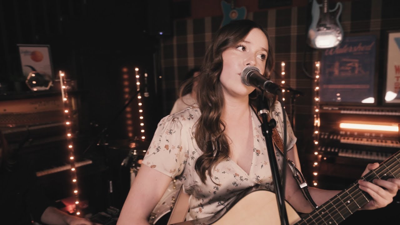 Gloria Anderson - Live at Gnarly Whale (In-Studio Performance) - YouTube