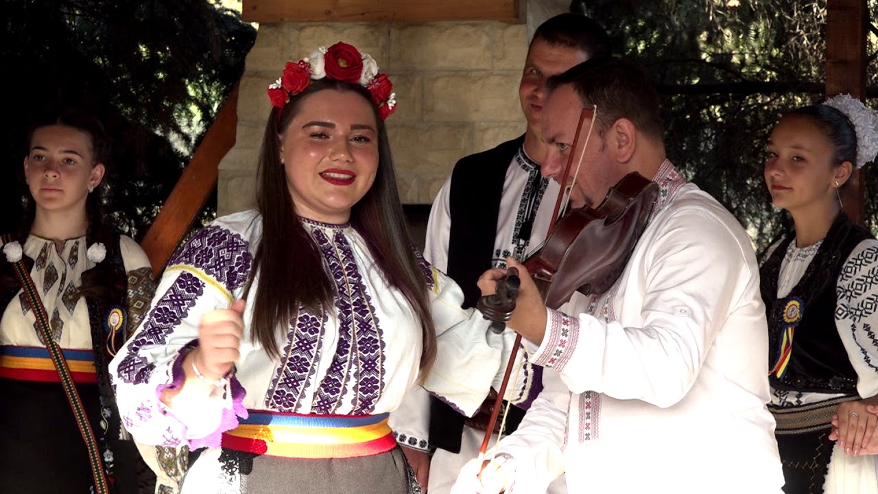 Daniela Spatar - Floare de bujor - YouTube