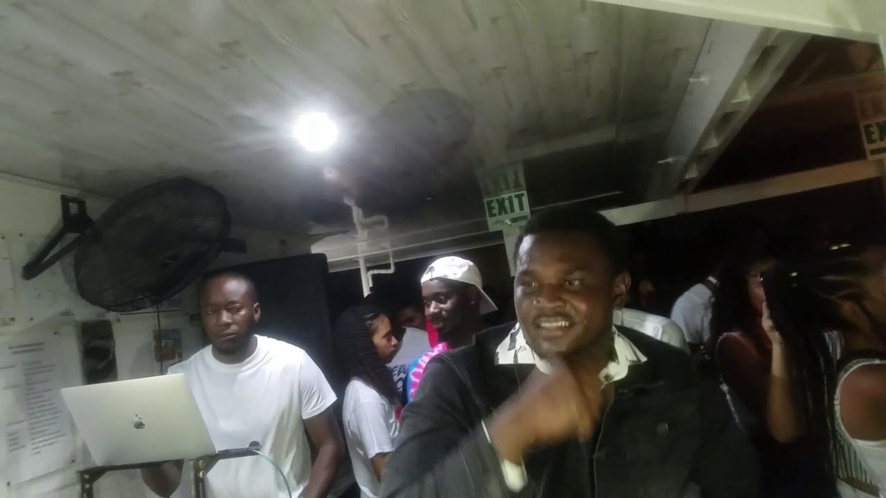 Plumpy Boss live @ Boat Ride Party - YouTube