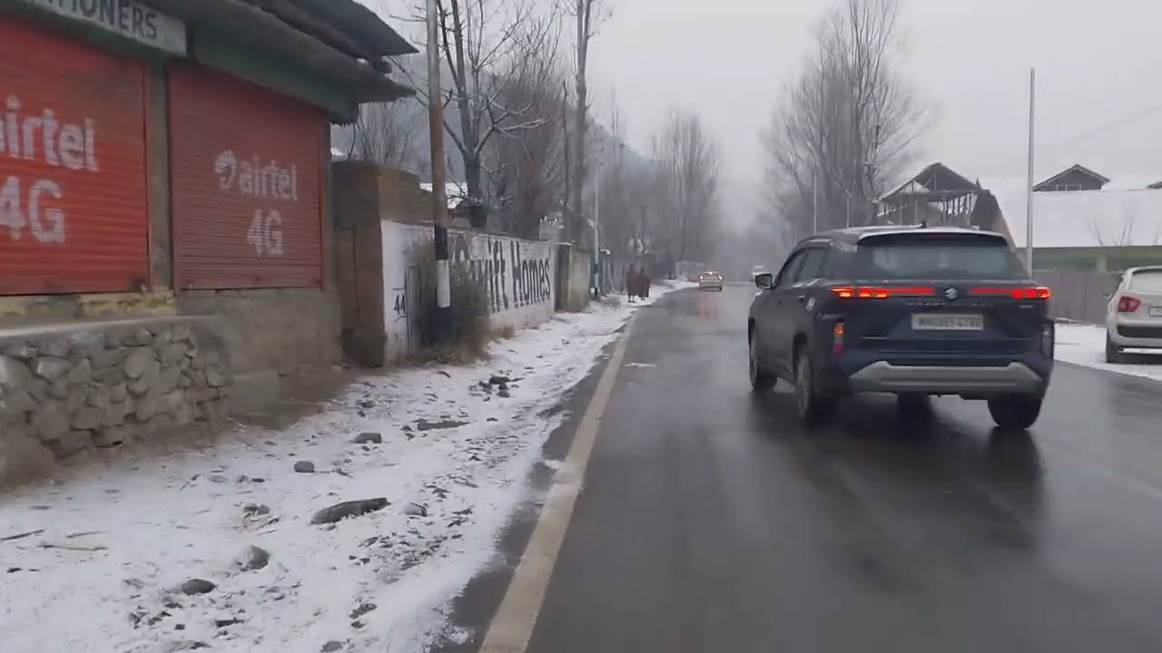 Snow fall in kashmir valley 2024 | Fresh Snow fall | Velog | Baraf Bari ...
