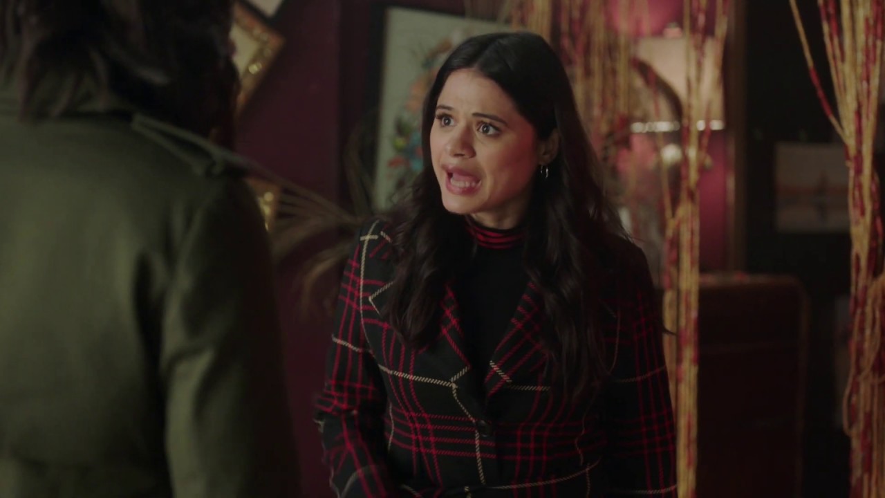 Mel & Niko | Charmed 1x18 - YouTube