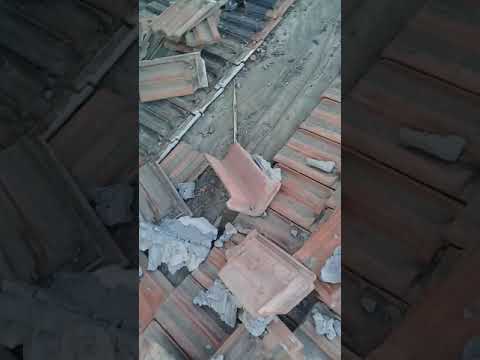 Polis telsizi ile uyuşturucu içtikleri mekana girdik