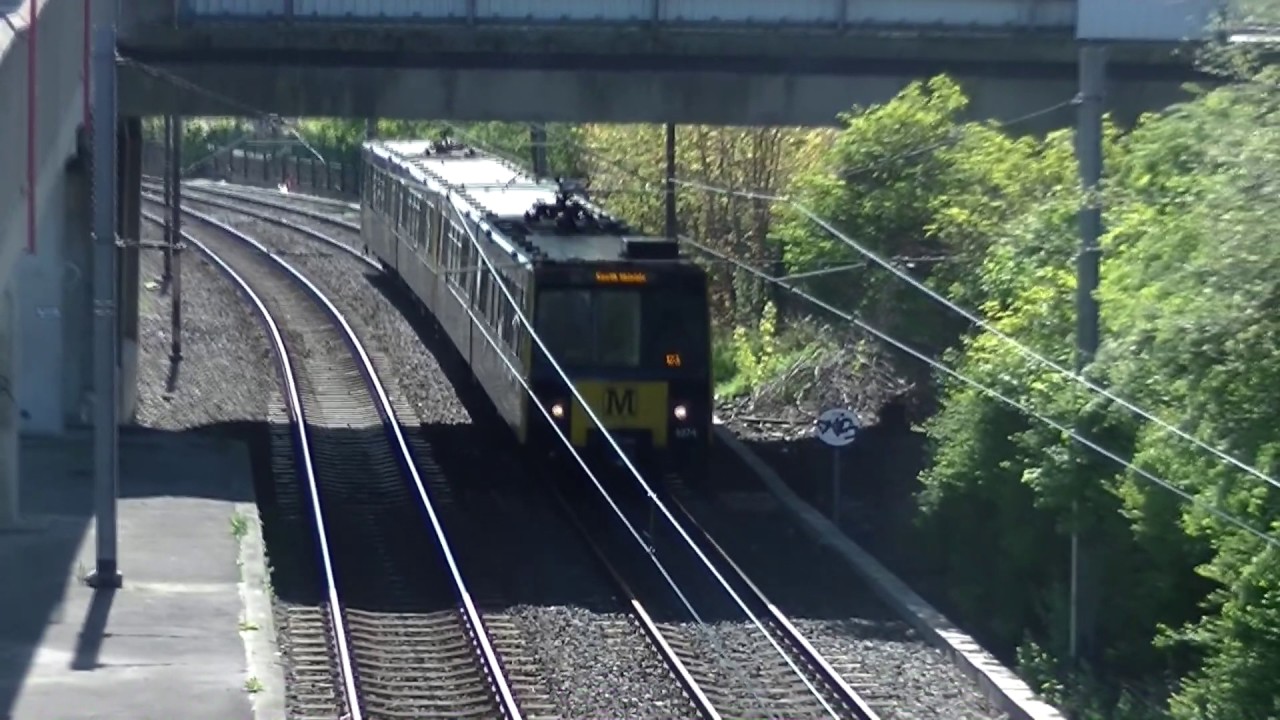 Tyne and Wear Metro - Metrocars 4063 and 4062 + Metrocars 4074 and 4010 ...