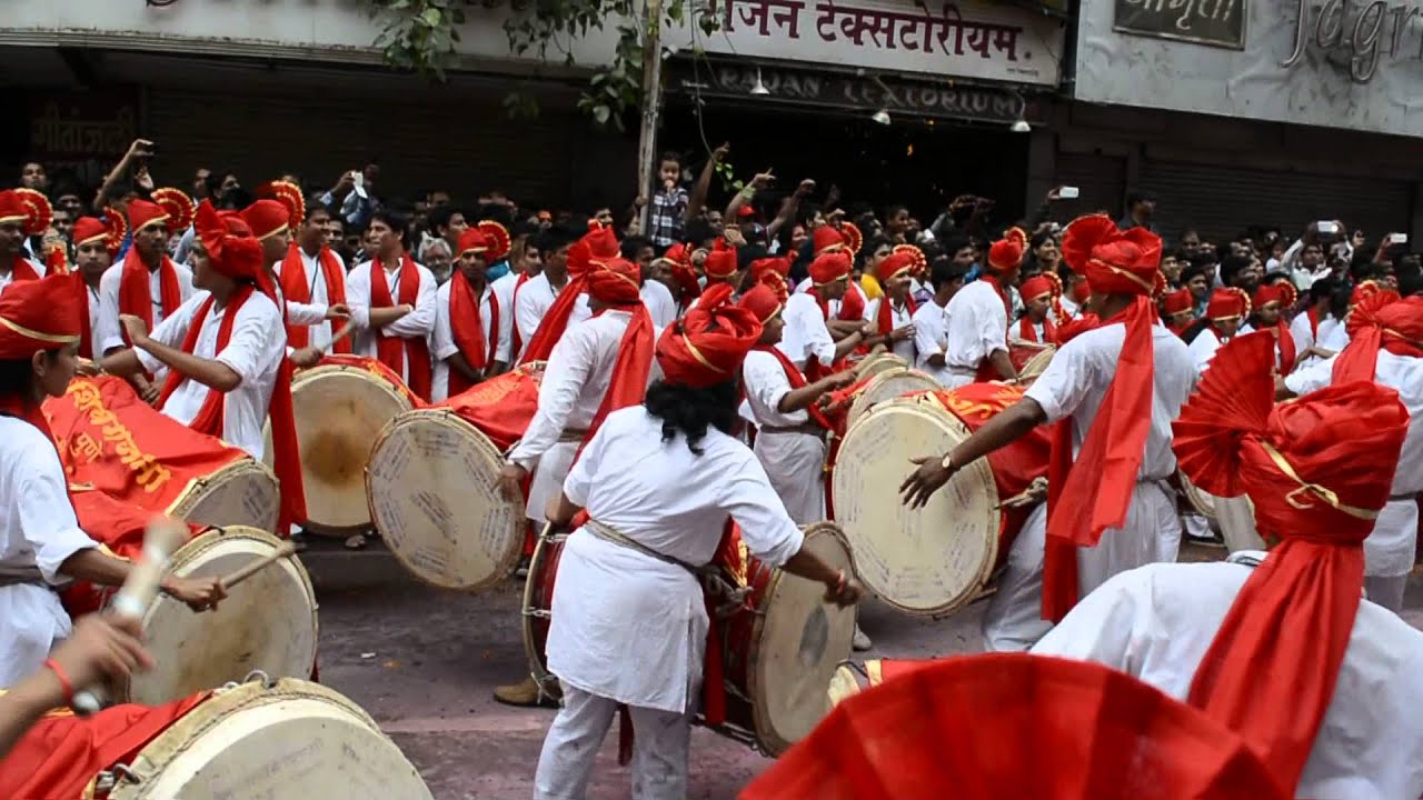 Amazing Sound & energy of Dhol Pathak - YouTube