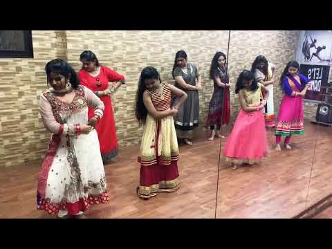 PUNIT DANCE ACADEMY(GHAR MORE PARDESIYA)GIRLS DANCE - YouTube