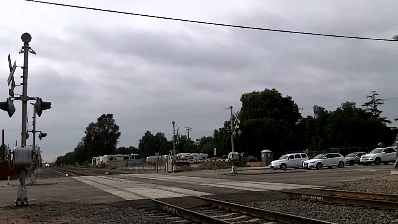 [HD] Amtrak 578 blows through Sand Canyon - YouTube