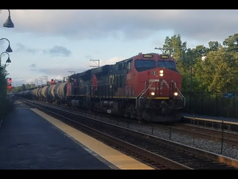 (CN # 2893 and 8839 in Antioch, Illinois with DPU 2691) railfanning train videos - YouTube