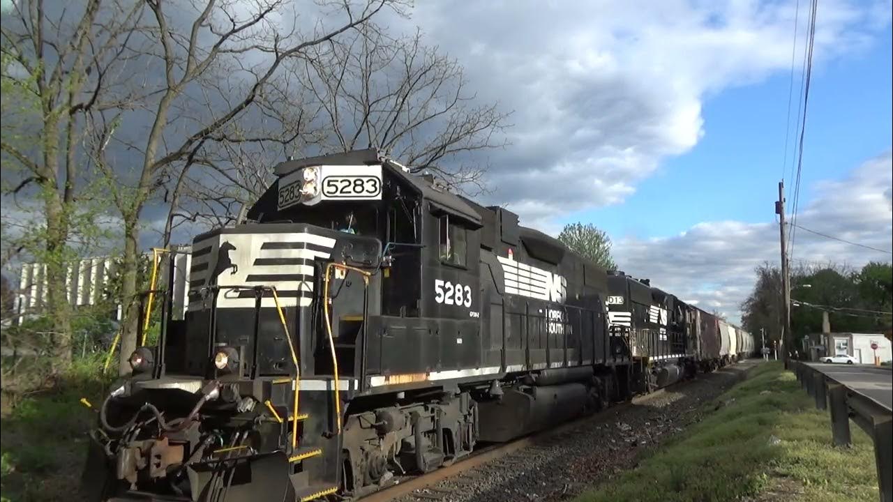 NS 5283/NS 3013 Lead CSAO WPMI-61 Northbound on 4/27/22 - YouTube