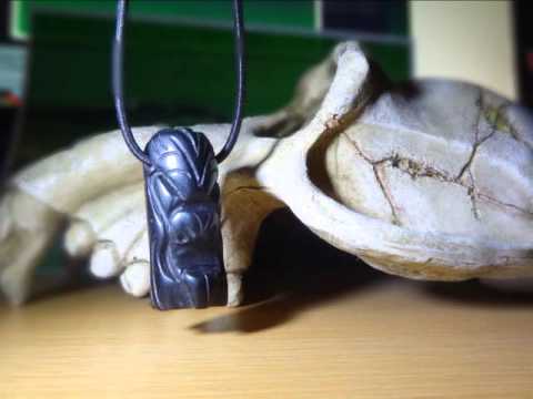 tiki carving (hop tiki) - YouTube