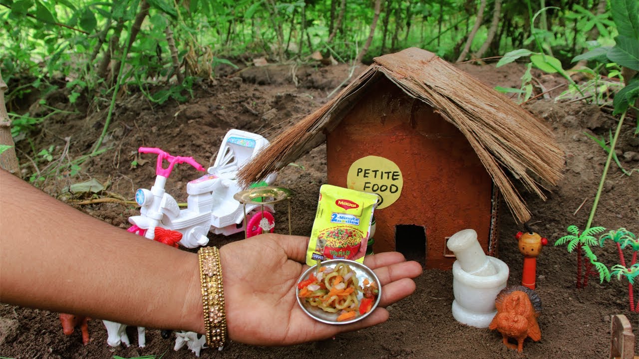 Miniature Meggi Noodles | How To Make Maggi Masala | Petite Food Hub ...