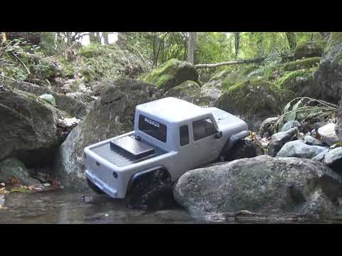Axial SCX2 river run - YouTube