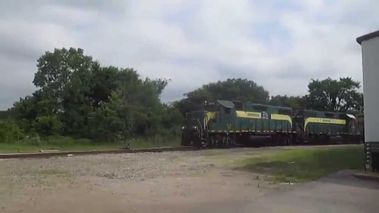 BHRR 3876 and BHRR 3875 switching in Fairfield, AL - YouTube