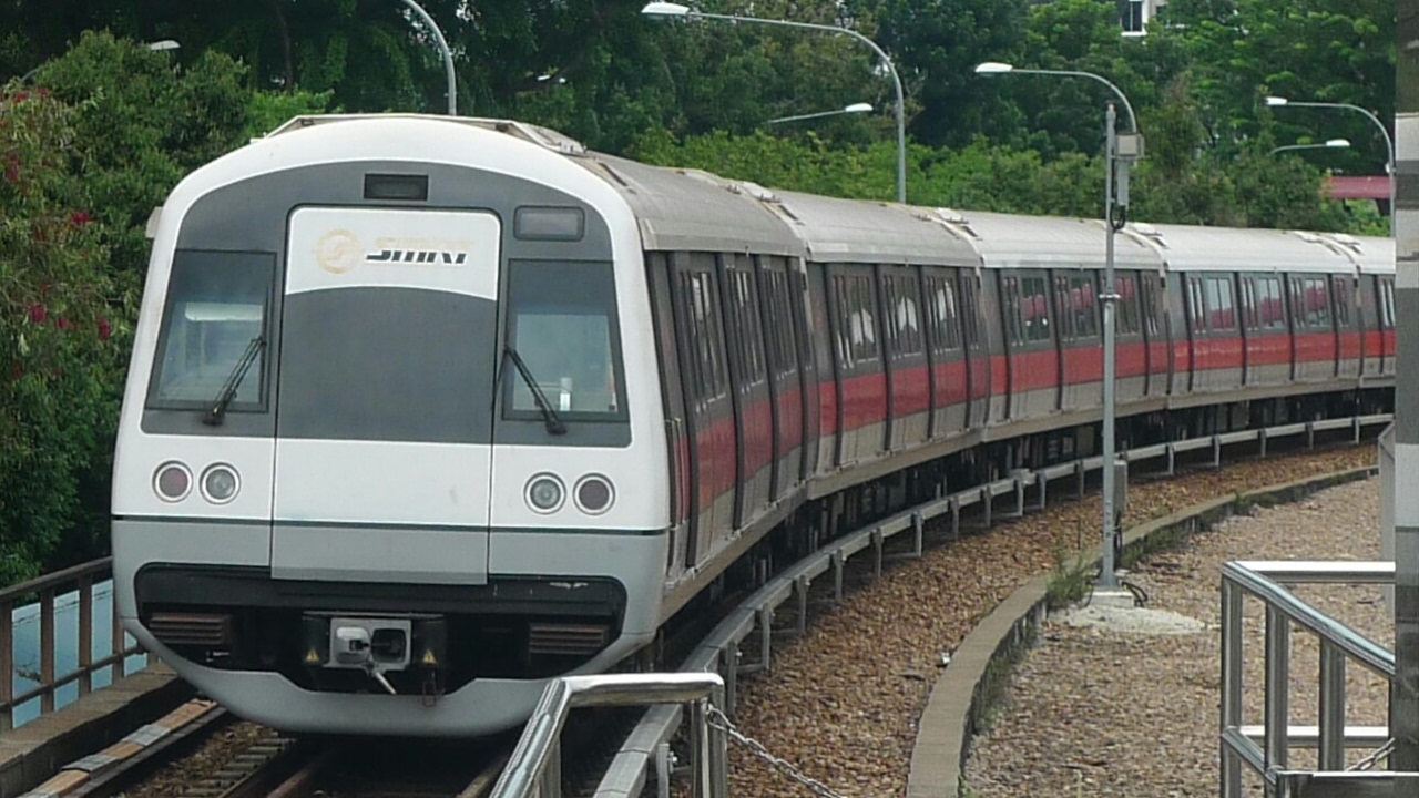 North South Line ride from Newton to Ang Mo Kio - YouTube