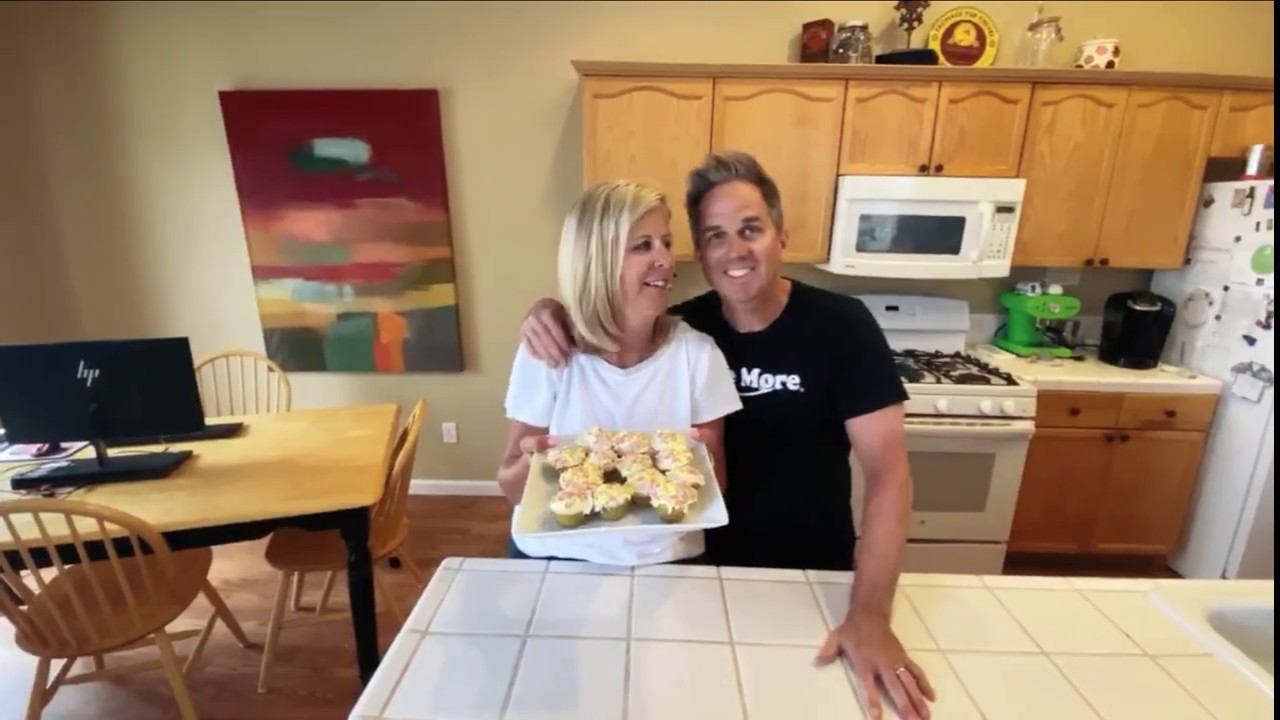 The crazy 4 minus 2 playing with Assorted Confetti - YouTube