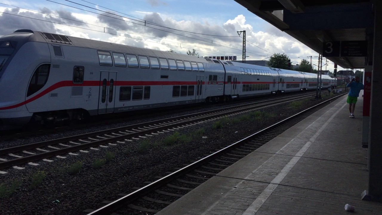 Durchfahrt Interregio Express Köln-Duisburg in Langenfeld im Rheinland ...