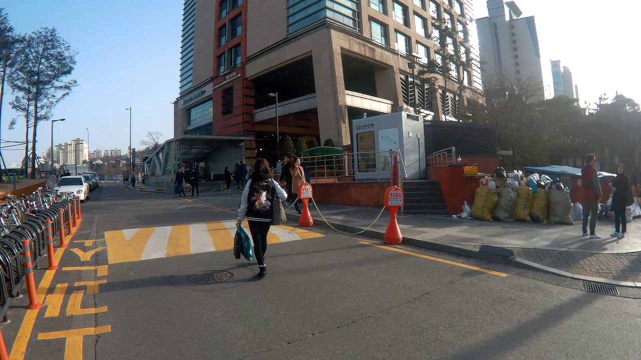 HONGDAE PARK / 연트럴파크 - YouTube