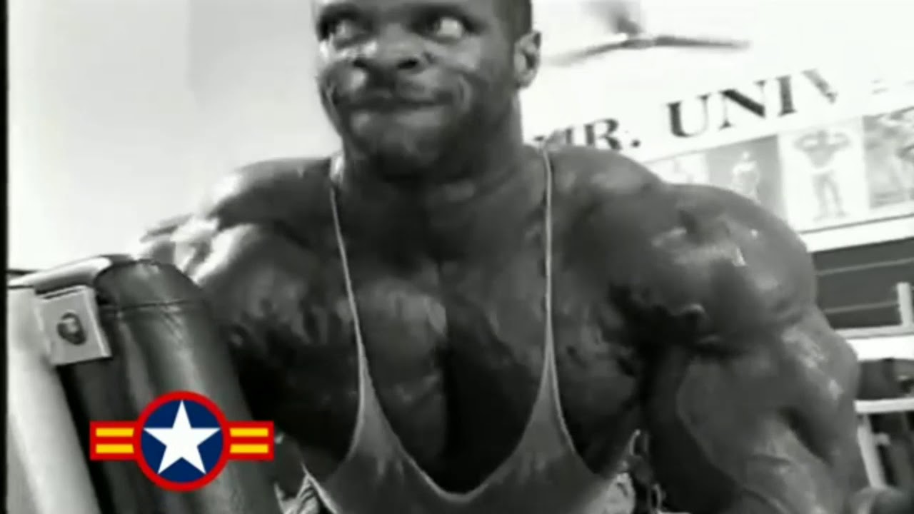 Paul Dillett Posing During Workout - YouTube