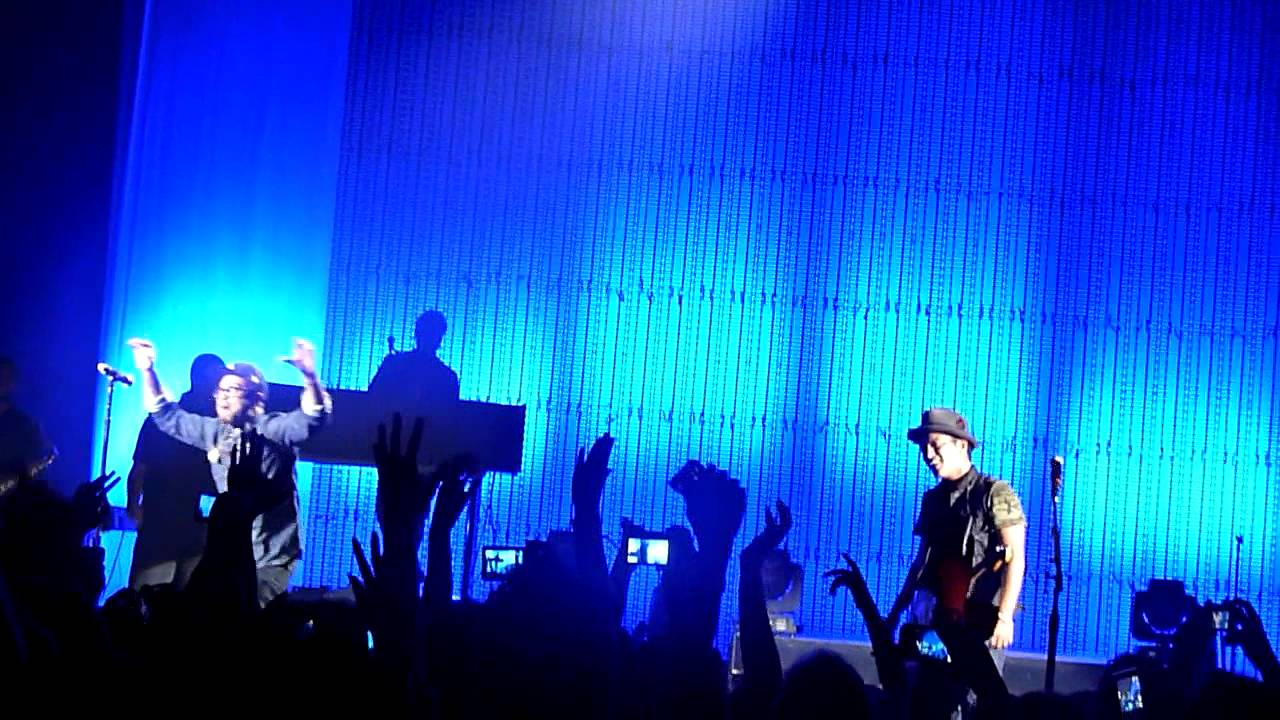 Bruno Mars and Philip Lawrence - OMG THIS IS GREAT!!!! - YouTube