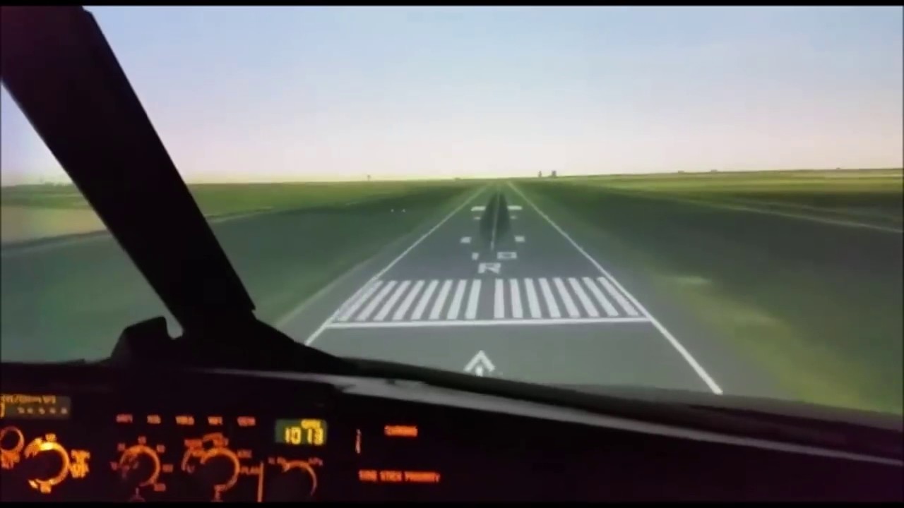 Landing an Airbus A320 | Full motion flight simulator - YouTube