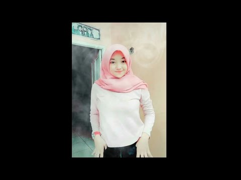Karina maniac  cewe cantik jilbab  goyang tambah damge