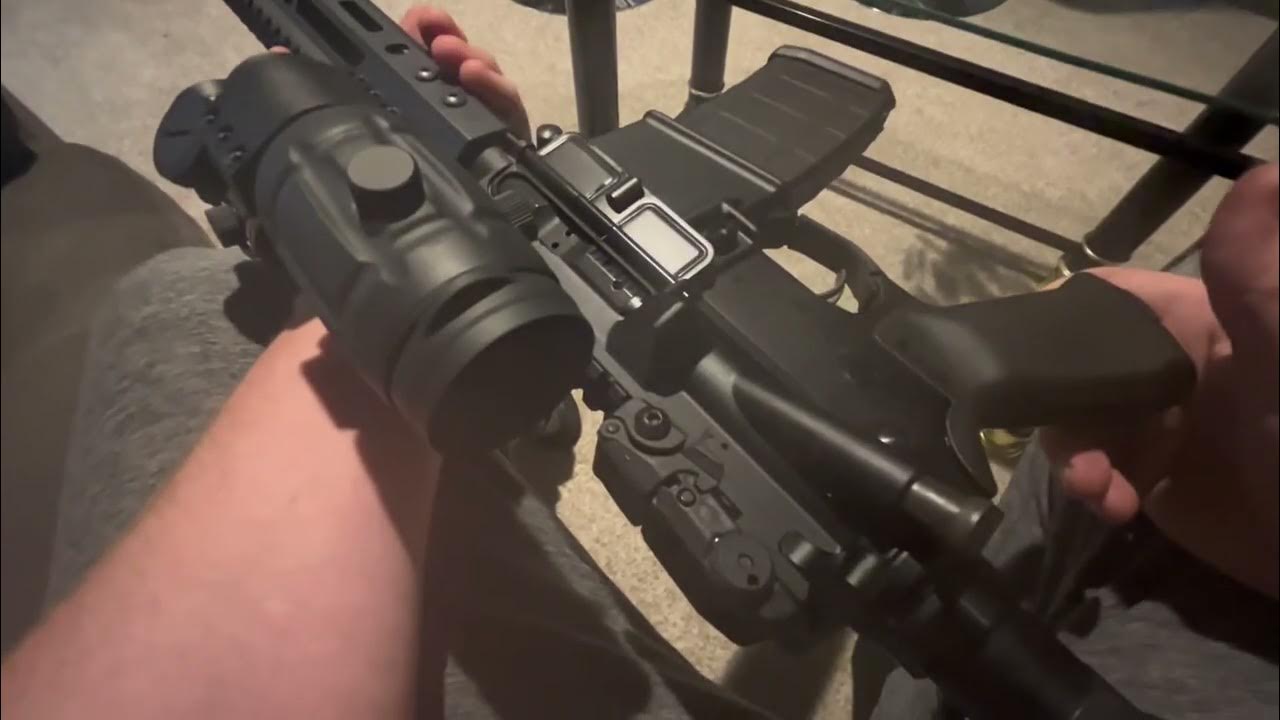How to clear a jam on a M4 style AR-15 - YouTube