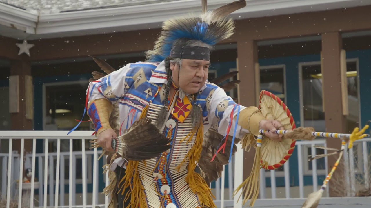 Robin Big Snake Performs Healing Dance at Siksika Elders Lodge - YouTube