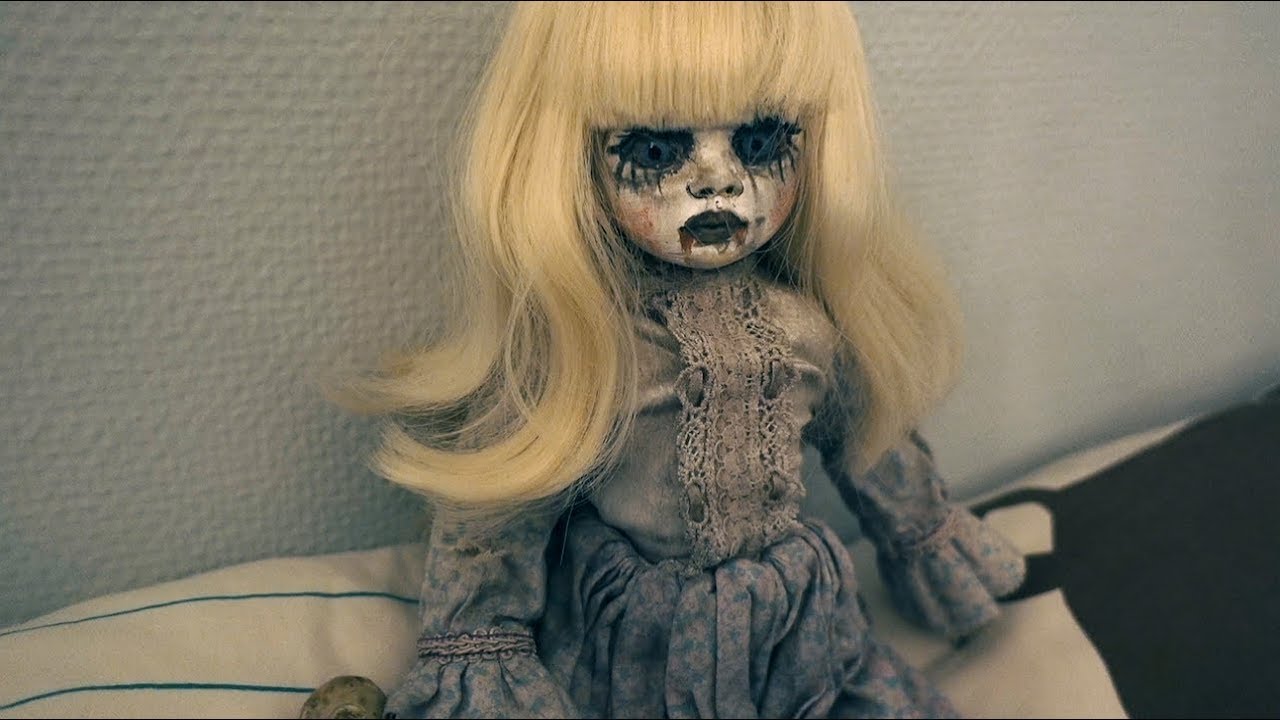 HEMSÖKT DOCKA - YouTube