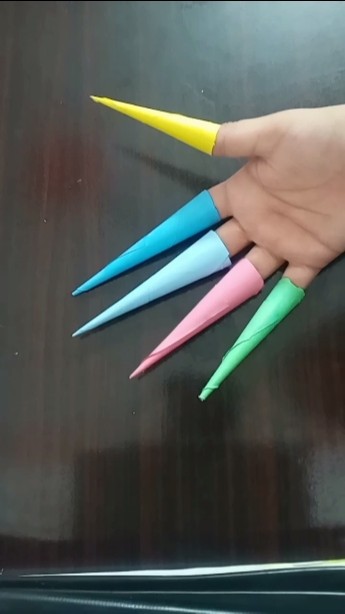 Let's make beautiful DIY Paper Nails 😍💅 #short#papernails#diy#fyp - YouTube