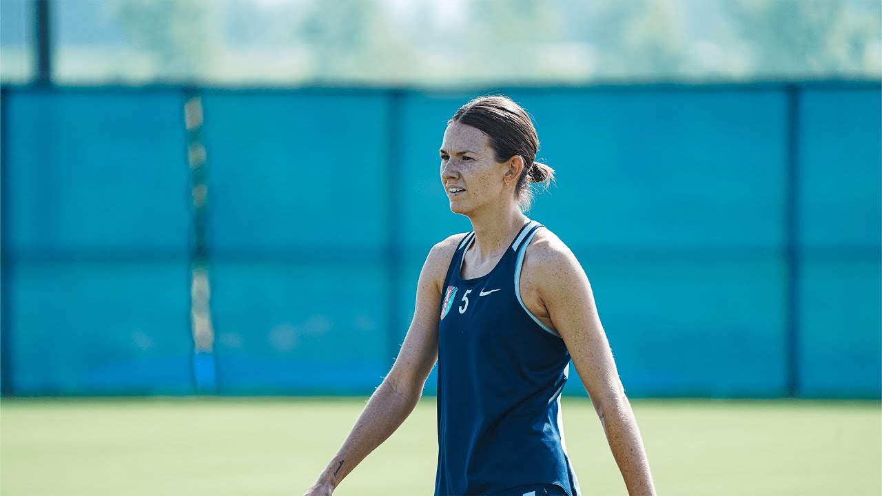 Mic'd Up: Cece Kizer - YouTube