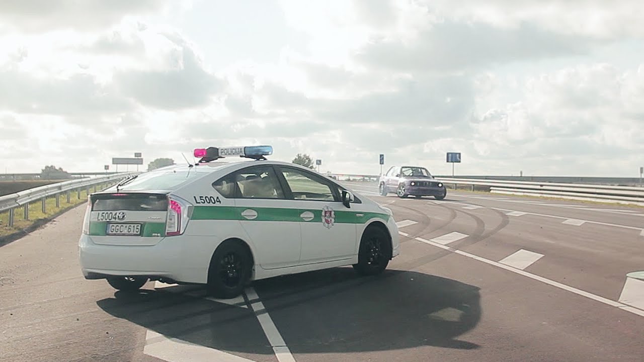 Highway Drifting 1000 KM - BMW V8 TURBO - YouTube
