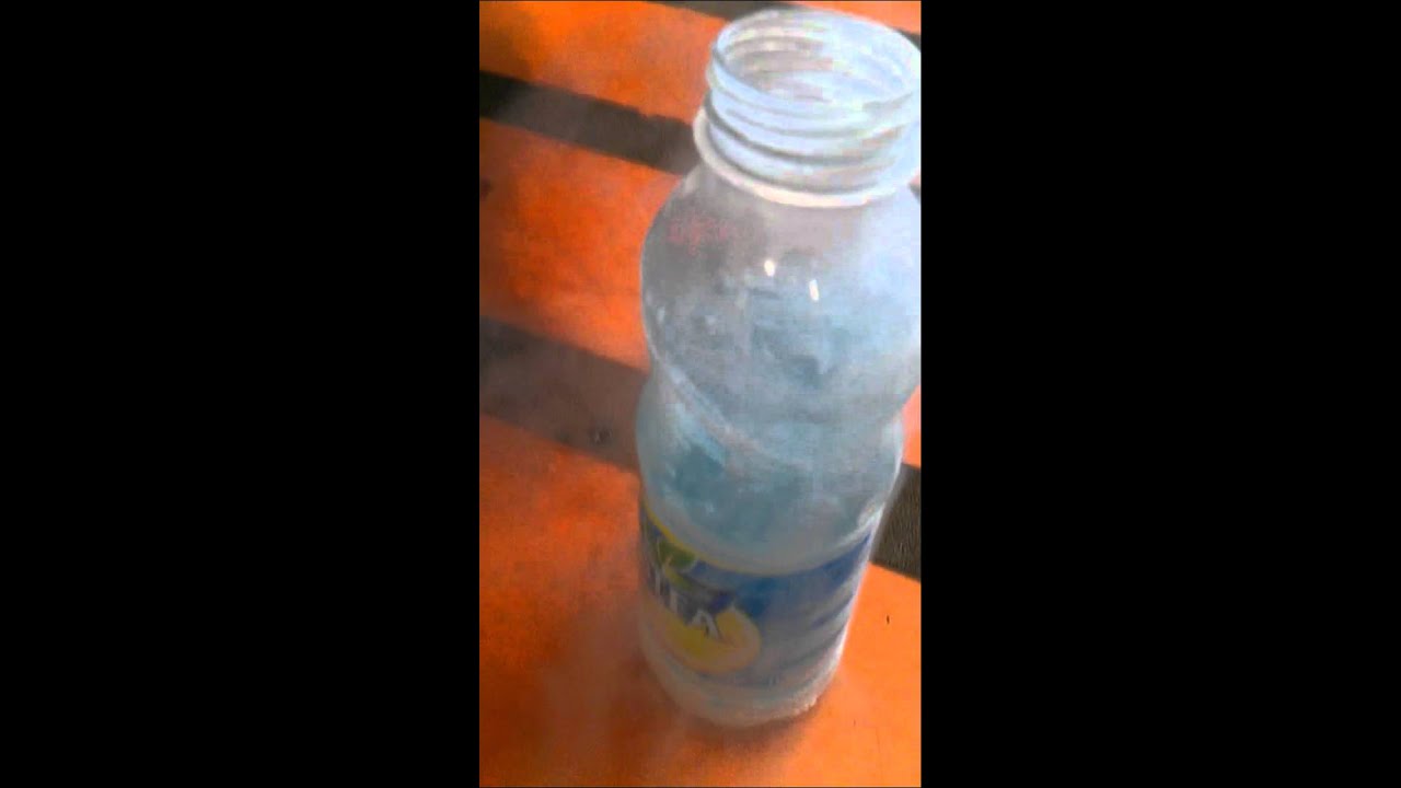Liquid oxygen (blue) - YouTube