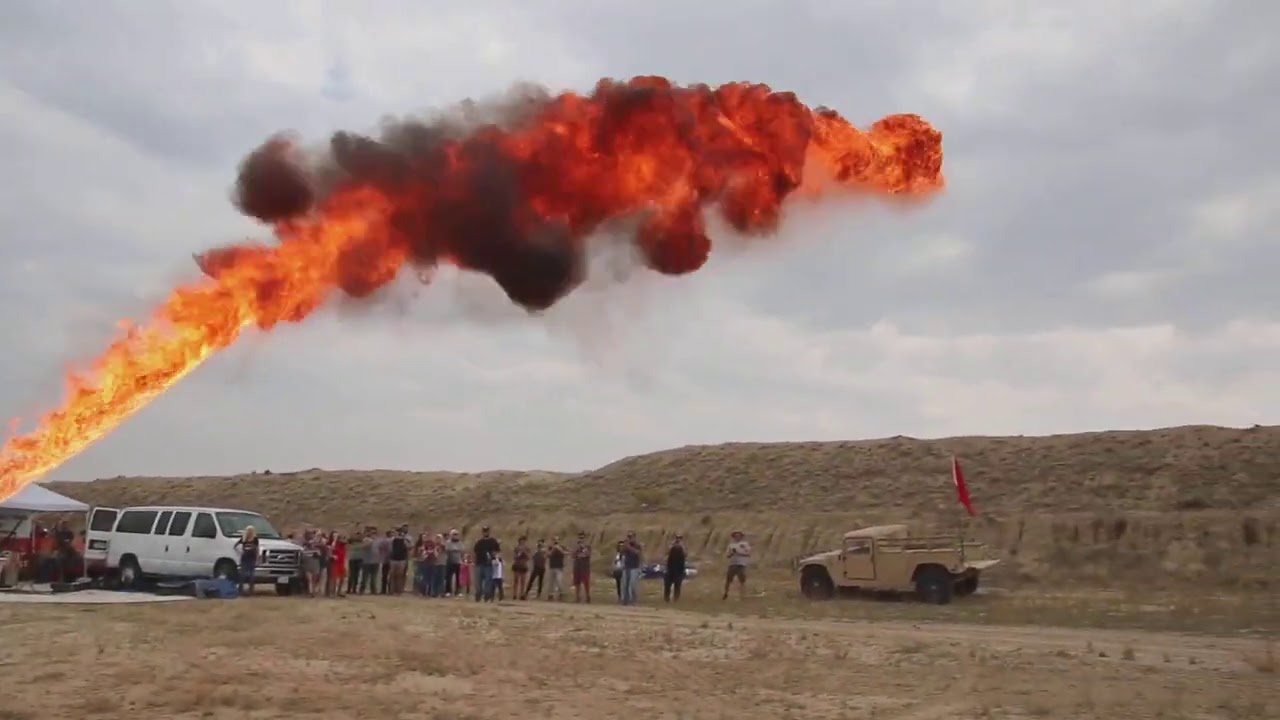 Machine Gun Shoot Flamethrower - YouTube