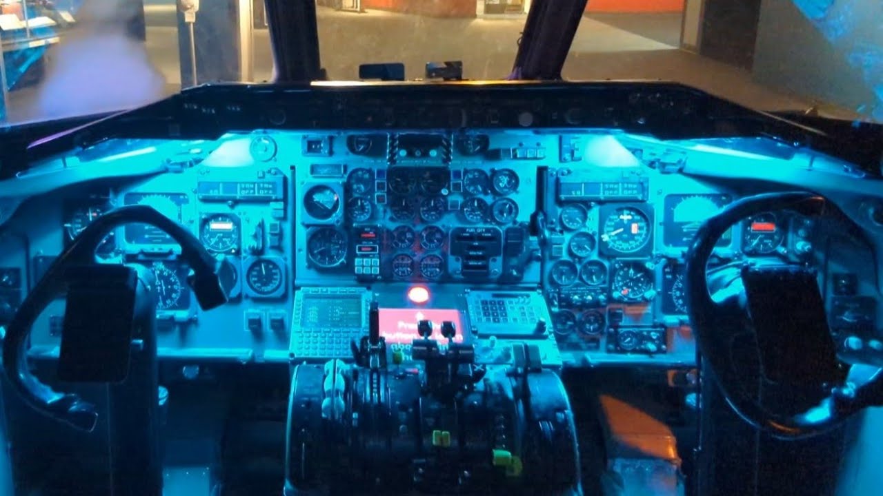 MD-80 Cockpit Experience - (American Airlines C.R Smith Museum) #MD80 # ...