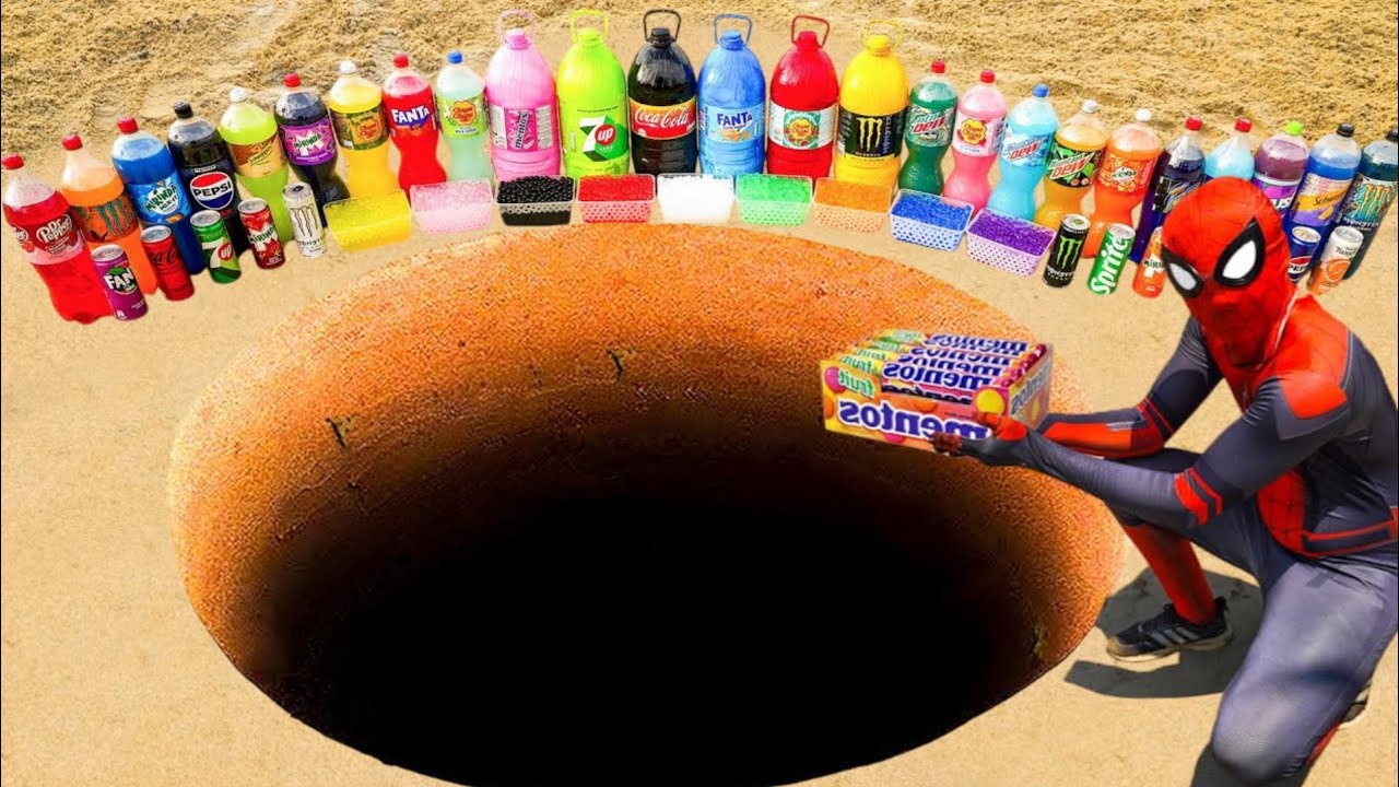 Hulk's Hole, Big Coca Cola, Fanta, Chupa Chups and Men. Spiderman & Big ...