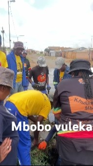 Mbobo vuleka - YouTube