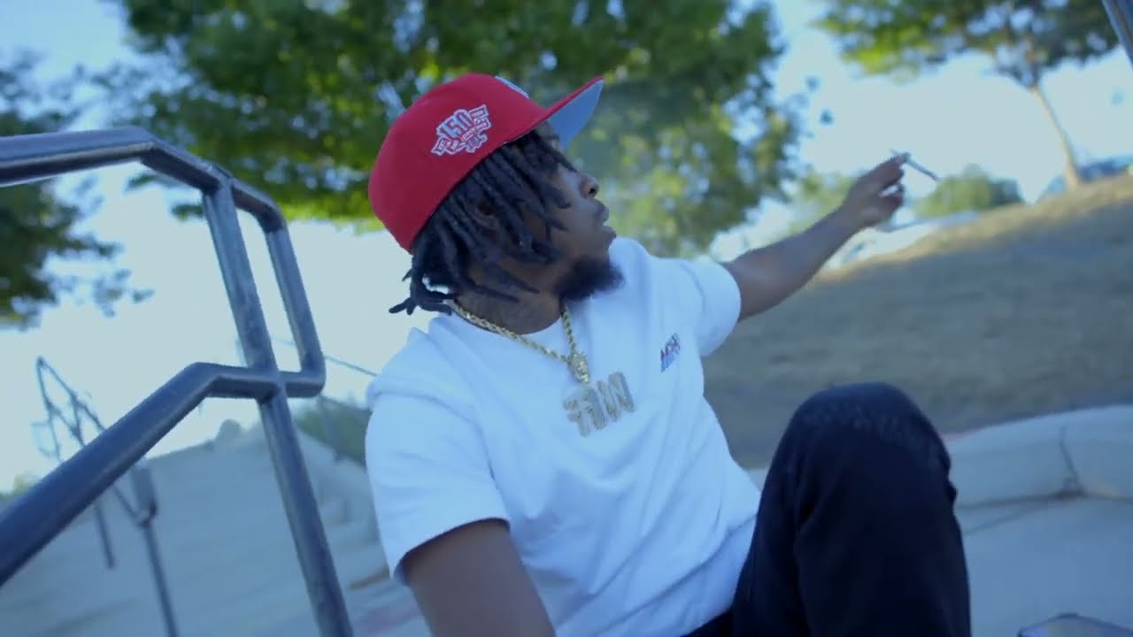 King Finni - Miss you (Official Video) - YouTube