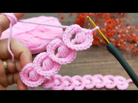 The easiest way to make a crochet strip - YouTube