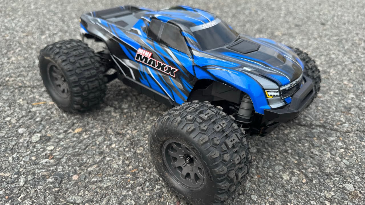 Mini MAXX taken to the MAXX - YouTube