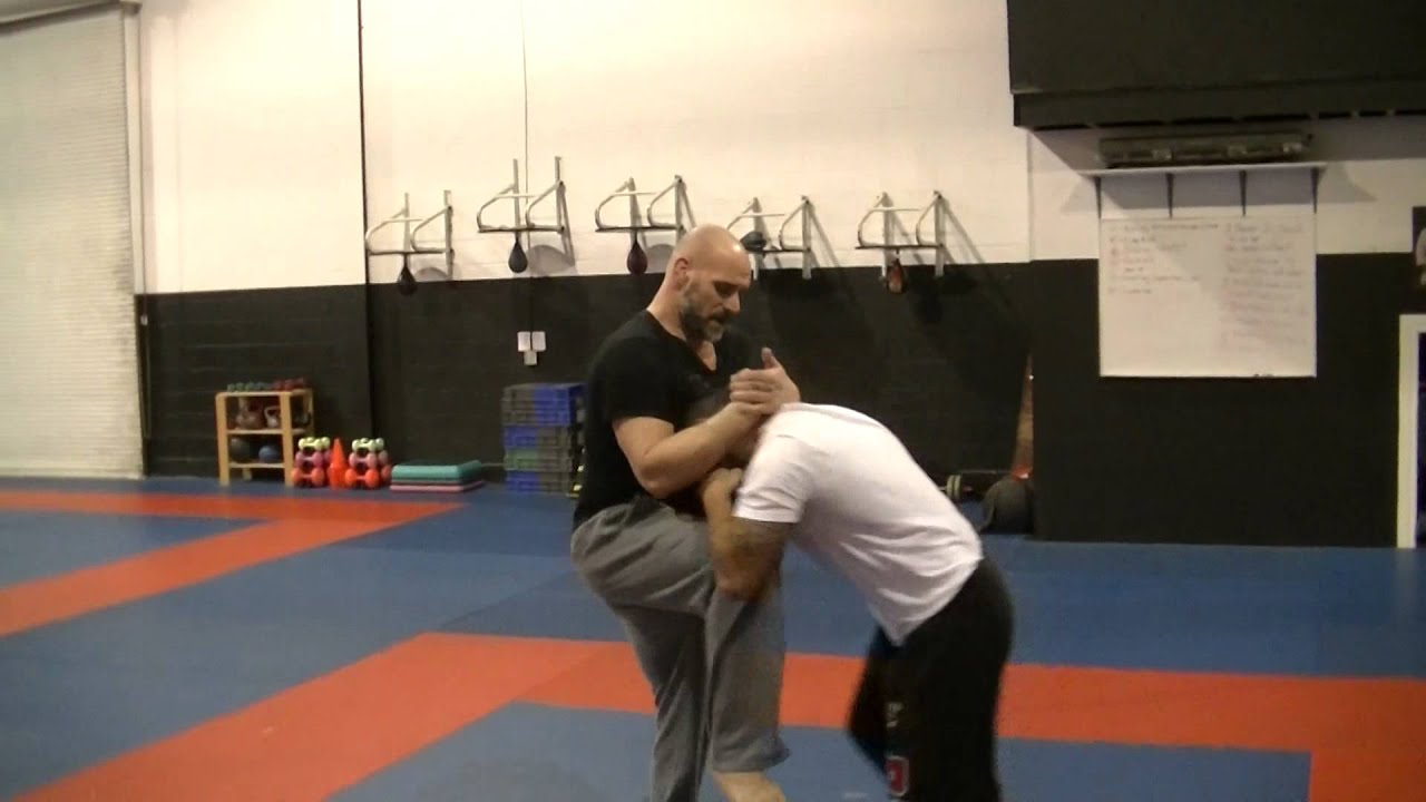 Muay Thai Clinch to Arm Cradle Take Down - YouTube