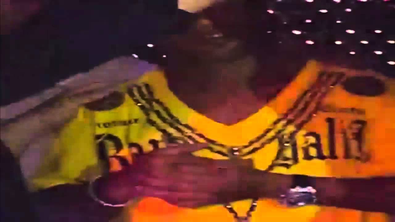 Ronaldinho continues to party like a rockstar in Dubai - YouTube