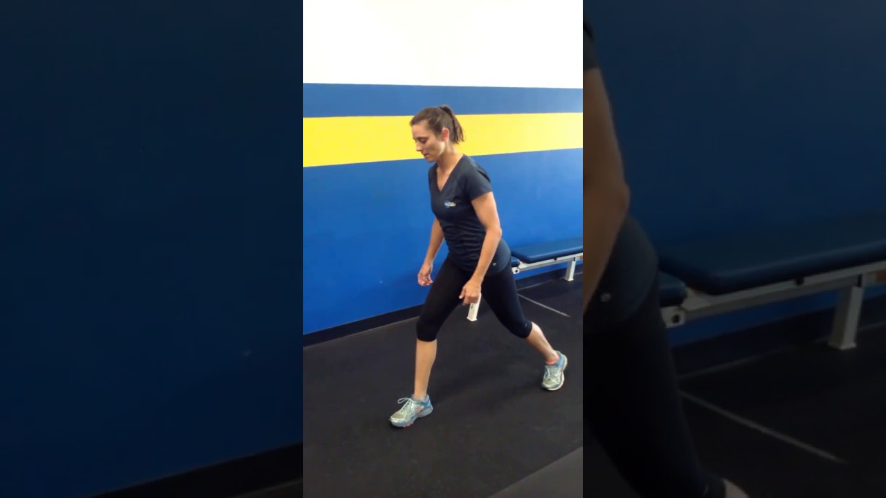 Alternating Leg Split Squat Jumps, Female - YouTube